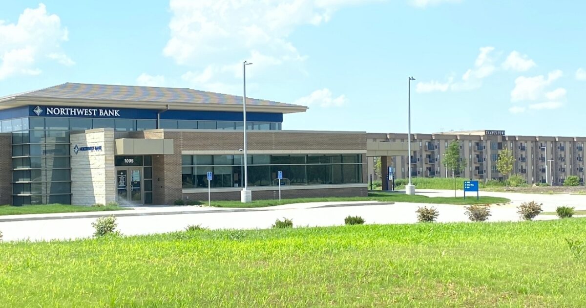 Outdoor Digital Signage for Banks: LED Signage Offers Flexibility